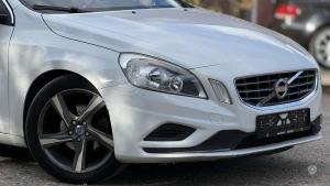 White Volvo V60 2011 in Ukmerge, with an engine capacity of 1.56 L and mileage of 320 thousand km for 4300 €, photo 10 on AUTOMOTO.COM.LV