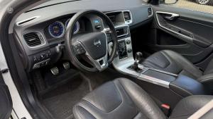 White Volvo V60 2011 in Ukmerge, with an engine capacity of 1.56 L and mileage of 320 thousand km for 4300 €, photo 14 on AUTOMOTO.COM.LV