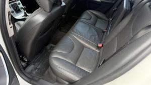 White Volvo V60 2011 in Ukmerge, with an engine capacity of 1.56 L and mileage of 320 thousand km for 4300 €, photo 20 on AUTOMOTO.COM.LV