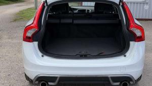 White Volvo V60 2011 in Ukmerge, with an engine capacity of 1.56 L and mileage of 320 thousand km for 4300 €, photo 24 on AUTOMOTO.COM.LV