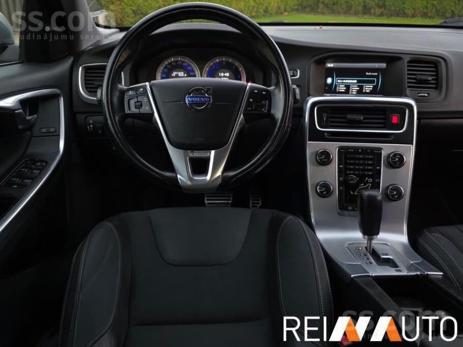 Balts Volvo V60 2011 Rīga, ar dzinēja tilpumu 2.00 L un nobraukumu 221 tūkst. km par 6950 €, foto 30 vietnē AUTOMOTO.COM.LV