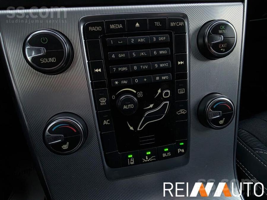 Balts Volvo V60 2011 Rīga, ar dzinēja tilpumu 2.00 L un nobraukumu 221 tūkst. km par 6950 €, foto 32 vietnē AUTOMOTO.COM.LV