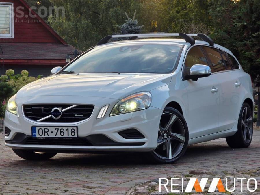 Balts Volvo V60 2011 Rīga, ar dzinēja tilpumu 2.00 L un nobraukumu 221 tūkst. km par 6950 €, foto 1 vietnē AUTOMOTO.COM.LV