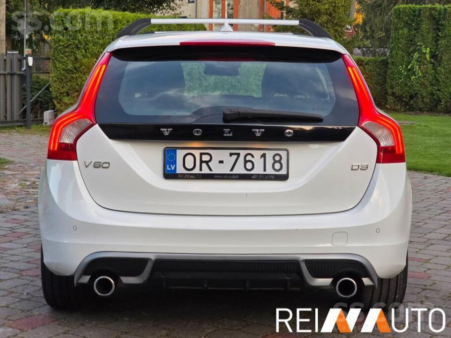 Balts Volvo V60 2011 Rīga, ar dzinēja tilpumu 2.00 L un nobraukumu 221 tūkst. km par 6950 €, foto 5 vietnē AUTOMOTO.COM.LV