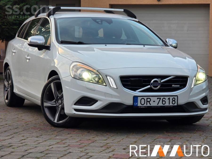 Balts Volvo V60 2011 Rīga, ar dzinēja tilpumu 2.00 L un nobraukumu 221 tūkst. km par 6950 €, foto 8 vietnē AUTOMOTO.COM.LV