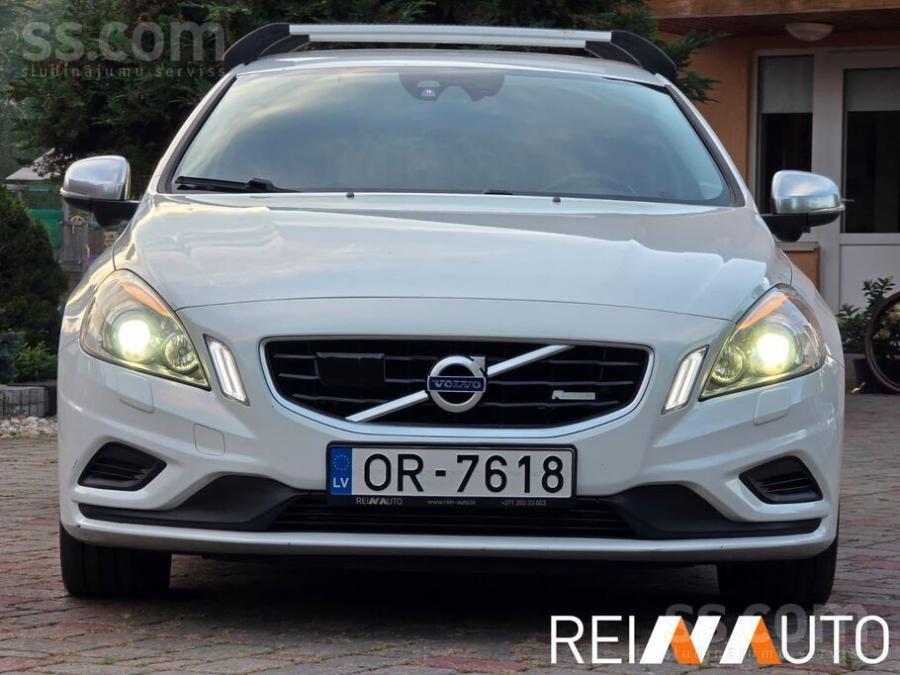 Balts Volvo V60 2011 Rīga, ar dzinēja tilpumu 2.00 L un nobraukumu 221 tūkst. km par 6950 €, foto 9 vietnē AUTOMOTO.COM.LV