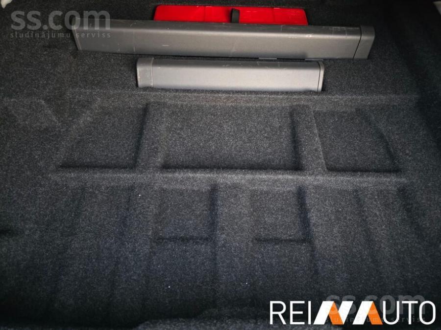 Balts Volvo V60 2011 Rīga, ar dzinēja tilpumu 2.00 L un nobraukumu 221 tūkst. km par 6950 €, foto 14 vietnē AUTOMOTO.COM.LV
