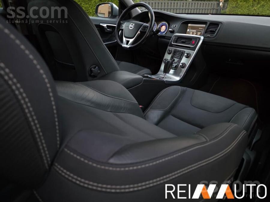 Balts Volvo V60 2011 Rīga, ar dzinēja tilpumu 2.00 L un nobraukumu 221 tūkst. km par 6950 €, foto 22 vietnē AUTOMOTO.COM.LV