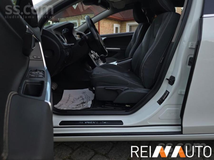 Balts Volvo V60 2011 Rīga, ar dzinēja tilpumu 2.00 L un nobraukumu 221 tūkst. km par 6950 €, foto 27 vietnē AUTOMOTO.COM.LV