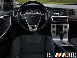 Balts Volvo V60 2011 Rīga, ar dzinēja tilpumu 2.00 L un nobraukumu 221 tūkst. km par 6950 €, foto 29 vietnē AUTOMOTO.COM.LV