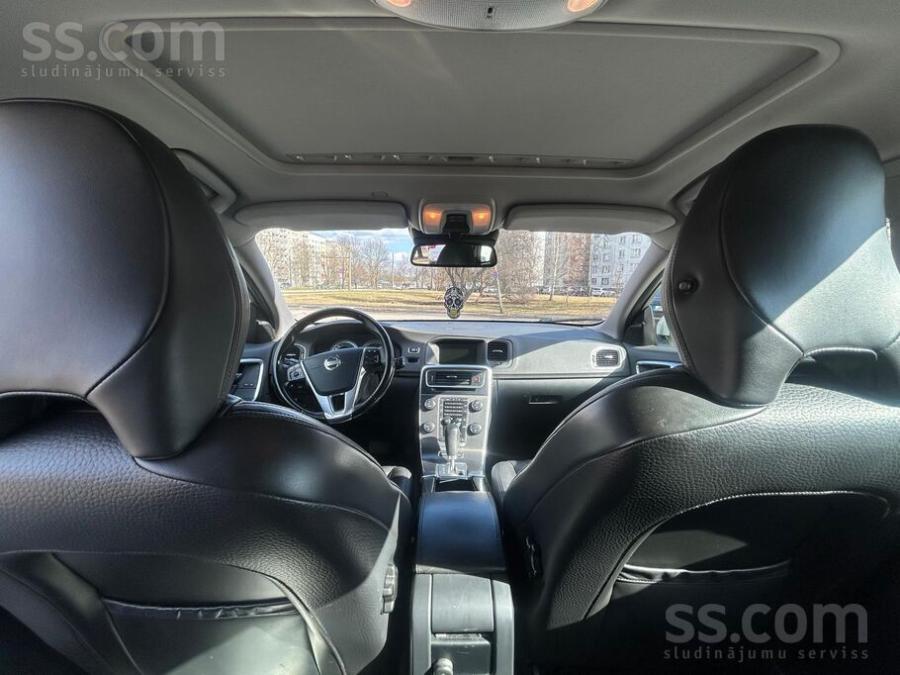 Белый Вольво B60 2011 в Рига, объемом двигателя 2.40 л и пробегом 225 тыс. км за 7000 €, фото 4 на AUTOMOTO.COM.LV