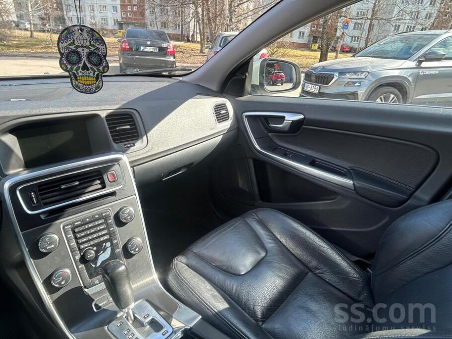 Белый Вольво B60 2011 в Рига, объемом двигателя 2.40 л и пробегом 225 тыс. км за 7000 €, фото 8 на AUTOMOTO.COM.LV