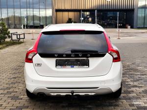 Balts Volvo V60 2012 Šauļi, ar dzinēja tilpumu 1.60 L un nobraukumu 228 tūkst. km par 5650 €, foto 6 vietnē AUTOMOTO.COM.LV