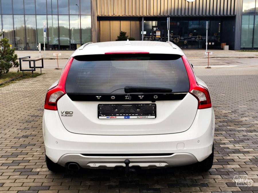 Balts Volvo V60 2012 Šauļi, ar dzinēja tilpumu 1.60 L un nobraukumu 228 tūkst. km par 5650 €, foto 6 vietnē AUTOMOTO.COM.LV