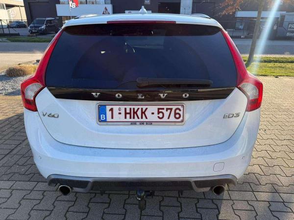 Balts Volvo V60 2012 Utena, ar dzinēja tilpumu 2.00 L un nobraukumu 235 tūkst. km par 6350 €, foto 6 vietnē AUTOMOTO.COM.LV
