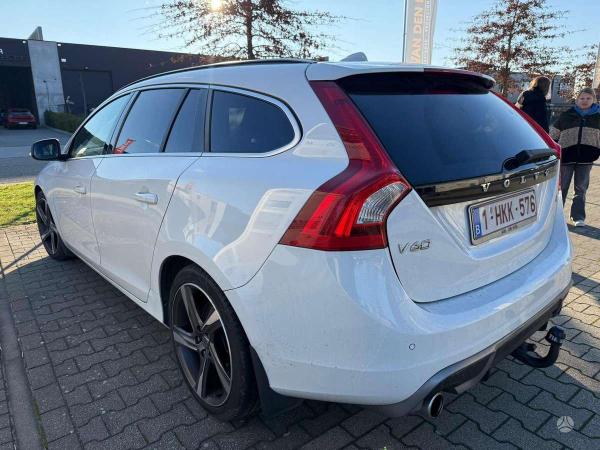 Balts Volvo V60 2012 Utena, ar dzinēja tilpumu 2.00 L un nobraukumu 235 tūkst. km par 6350 €, foto 7 vietnē AUTOMOTO.COM.LV