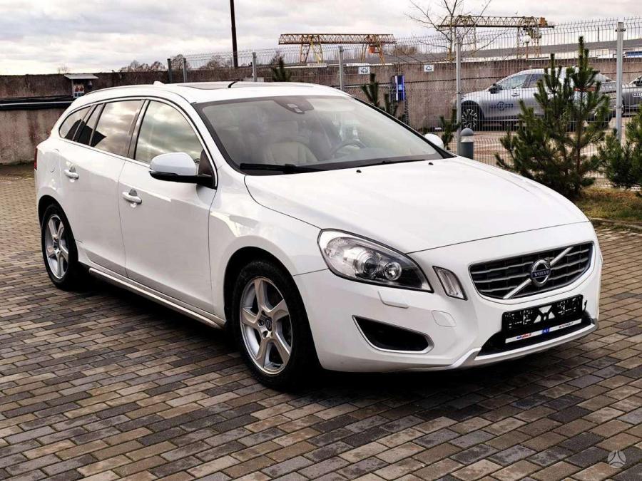 Balts Volvo V60 2012 Šauļi, ar dzinēja tilpumu 1.56 L un nobraukumu 228 tūkst. km par 6200 €, foto 2 vietnē AUTOMOTO.COM.LV