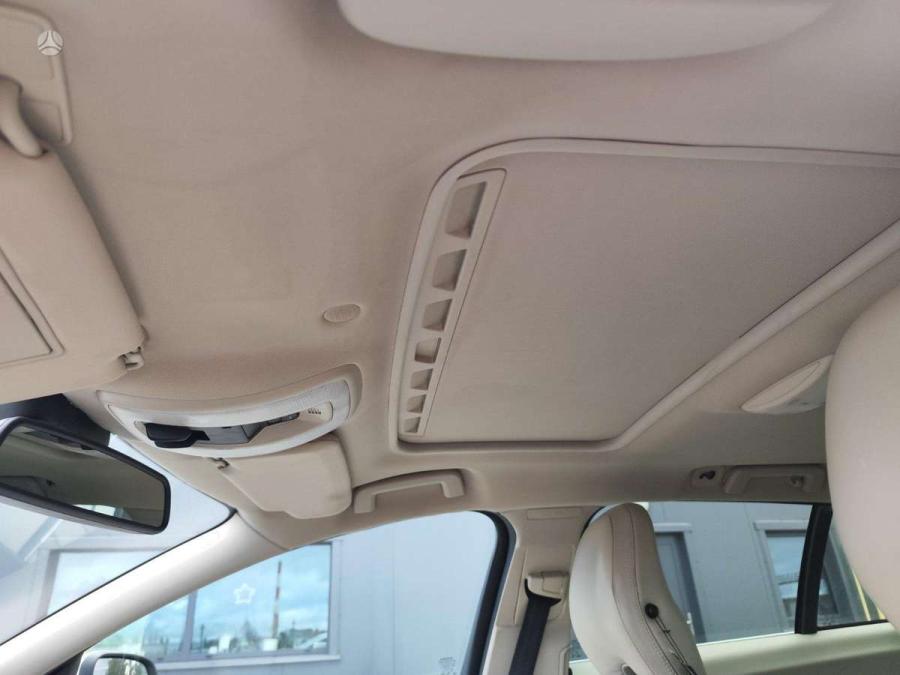 Balts Volvo V60 2012 Šauļi, ar dzinēja tilpumu 1.56 L un nobraukumu 228 tūkst. km par 6200 €, foto 19 vietnē AUTOMOTO.COM.LV