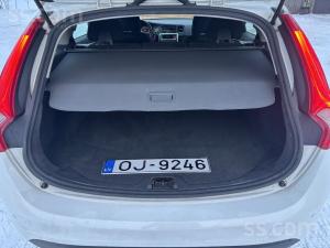 Balts Volvo V60 2012 Jelgava, ar dzinēja tilpumu 2.00 L un nobraukumu 0 tūkst. km par 5899 €, foto 9 vietnē AUTOMOTO.COM.LV