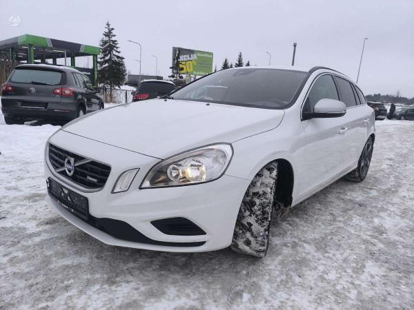 Balts Volvo V60 2012 Utena, ar dzinēja tilpumu 2.00 L un nobraukumu 235 tūkst. km par 6250 €, foto 2 vietnē AUTOMOTO.COM.LV