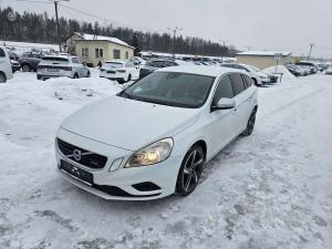 White Volvo V60 2012 in Vilnius, with an engine capacity of 1.98 L and mileage of 303 thousand km for 5950 €, photo  on AUTOMOTO.COM.LV