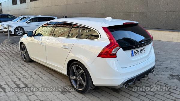 Balts Volvo V60 2012 Tallina, ar dzinēja tilpumu 2.00 L un nobraukumu 258 tūkst. km par 7400 €, foto 6 vietnē AUTOMOTO.COM.LV