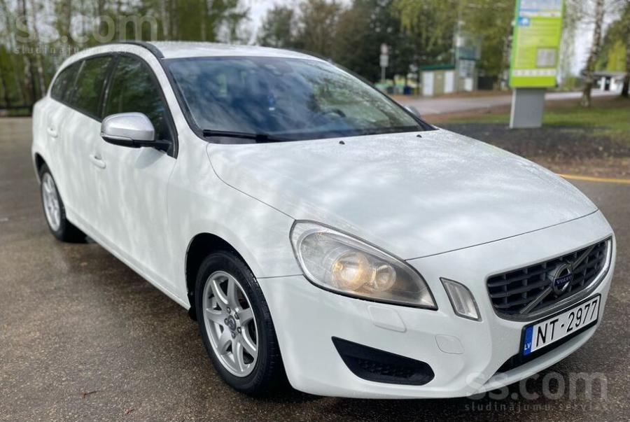 Белый Вольво B60 2012 в Екабпилс, объемом двигателя 1.60 л и пробегом 268 тыс. км за 5100 €, фото 1 на AUTOMOTO.COM.LV