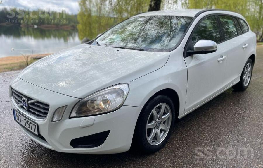 Белый Вольво B60 2012 в Екабпилс, объемом двигателя 1.60 л и пробегом 268 тыс. км за 5100 €, фото 8 на AUTOMOTO.COM.LV