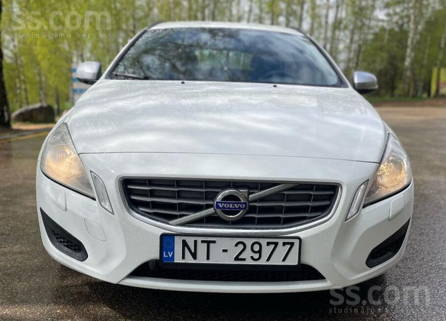 Белый Вольво B60 2012 в Екабпилс, объемом двигателя 1.60 л и пробегом 268 тыс. км за 5100 €, фото 9 на AUTOMOTO.COM.LV