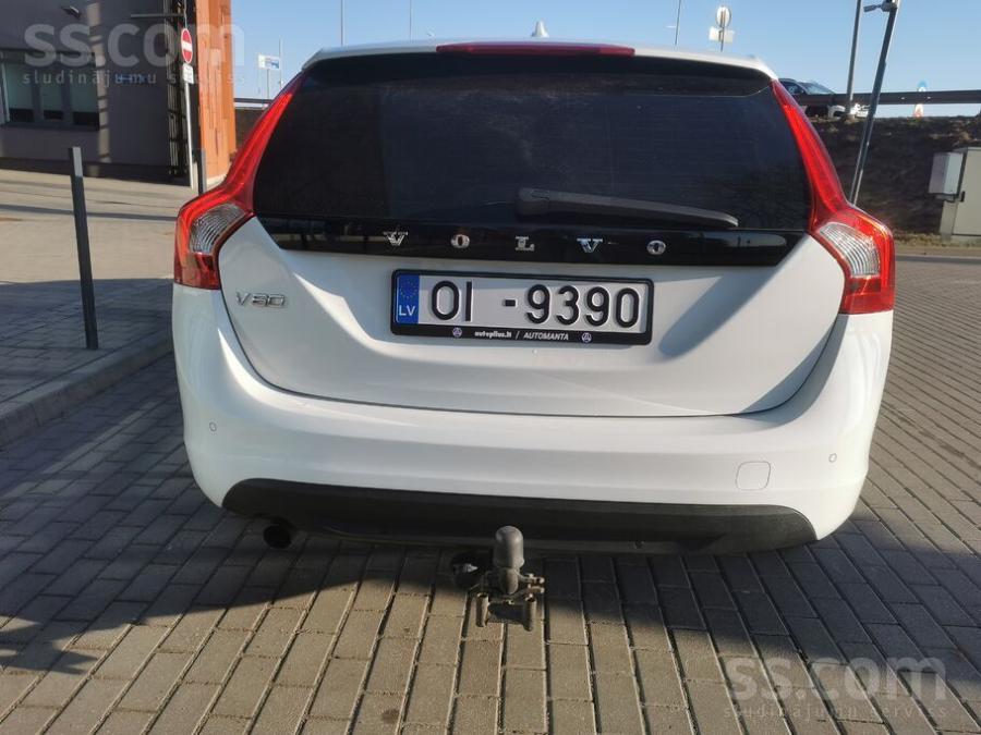 Balts Volvo V60 2012 Rīga, ar dzinēja tilpumu 1.60 L un nobraukumu 243 tūkst. km par 4950 €, foto 6 vietnē AUTOMOTO.COM.LV