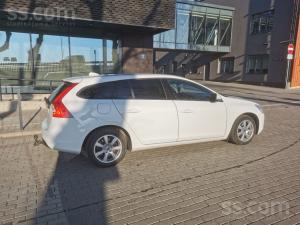 Balts Volvo V60 2012 Rīga, ar dzinēja tilpumu 1.60 L un nobraukumu 243 tūkst. km par 4950 €, foto 9 vietnē AUTOMOTO.COM.LV