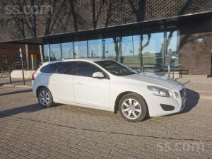 Balts Volvo V60 2012 Rīga, ar dzinēja tilpumu 1.60 L un nobraukumu 243 tūkst. km par 4950 €, foto 10 vietnē AUTOMOTO.COM.LV