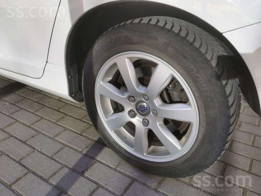 Balts Volvo V60 2012 Rīga, ar dzinēja tilpumu 1.60 L un nobraukumu 243 tūkst. km par 4950 €, foto 14 vietnē AUTOMOTO.COM.LV