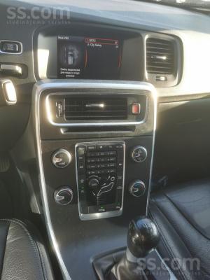 Balts Volvo V60 2012 Rīga, ar dzinēja tilpumu 1.60 L un nobraukumu 243 tūkst. km par 4950 €, foto 20 vietnē AUTOMOTO.COM.LV