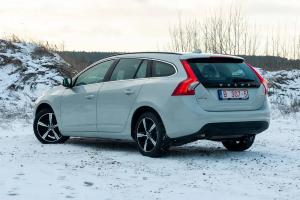 Белый Вольво B60 2012 в Рига, объемом двигателя 1.60 л и пробегом 262 тыс. км за 3995 €, фото 3 на AUTOMOTO.COM.LV