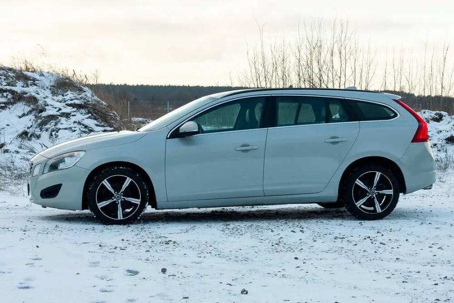 Белый Вольво B60 2012 в Рига, объемом двигателя 1.60 л и пробегом 262 тыс. км за 3995 €, фото 9 на AUTOMOTO.COM.LV