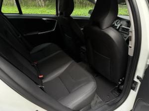 White Volvo V60 2012 in Riga, with an engine capacity of 2.00 L and mileage of 236 thousand km for 3000 €, photo 11 on AUTOMOTO.COM.LV