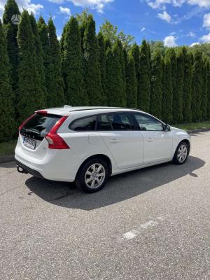 Balts Volvo V60 2012 Kauņa, ar dzinēja tilpumu 2.00 L un nobraukumu 303 tūkst. km par 3490 €, foto 7 vietnē AUTOMOTO.COM.LV