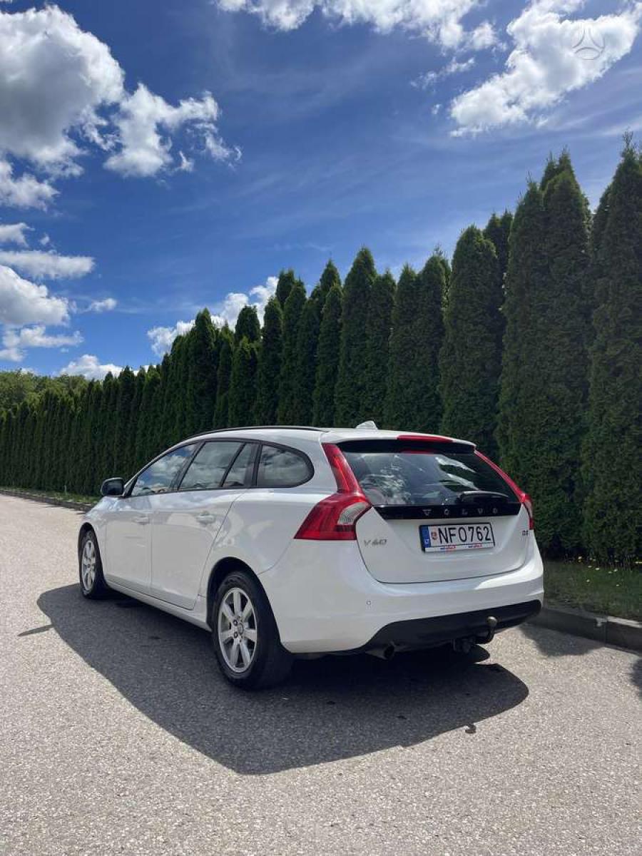 Balts Volvo V60 2012 Kauņa, ar dzinēja tilpumu 2.00 L un nobraukumu 303 tūkst. km par 3490 €, foto 11 vietnē AUTOMOTO.COM.LV