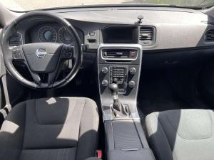 Balts Volvo V60 2012 Kauņa, ar dzinēja tilpumu 2.00 L un nobraukumu 303 tūkst. km par 3490 €, foto 12 vietnē AUTOMOTO.COM.LV