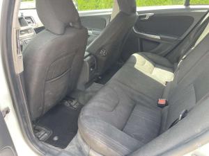 Balts Volvo V60 2012 Kauņa, ar dzinēja tilpumu 2.00 L un nobraukumu 303 tūkst. km par 3490 €, foto 14 vietnē AUTOMOTO.COM.LV