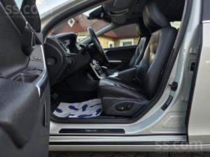 White Volvo V60 2012 in Riga, with an engine capacity of 2.00 L and mileage of 292 thousand km for 6350 €, photo 25 on AUTOMOTO.COM.LV
