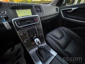 White Volvo V60 2012 in Riga, with an engine capacity of 2.00 L and mileage of 292 thousand km for 6350 €, photo 27 on AUTOMOTO.COM.LV