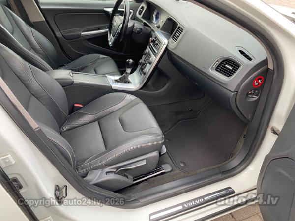 White Volvo V60 2012 in Rakvere, with an engine capacity of 1.60 L and mileage of 315 thousand km for 4700 €, photo 6 on AUTOMOTO.COM.LV