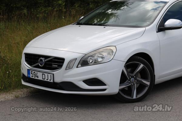Balts Volvo V60 2012 Tallina, ar dzinēja tilpumu 1.60 L un nobraukumu 315 tūkst. km par 4999 €, foto 2 vietnē AUTOMOTO.COM.LV