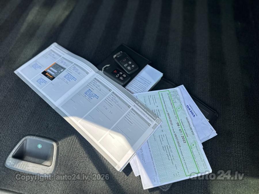 White Volvo V60 2012 in Tallinn, with an engine capacity of 1.60 L and mileage of 315 thousand km for 4999 €, photo 23 on AUTOMOTO.COM.LV