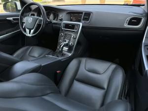Белый Вольво B60 2012 в Юрмала, объемом двигателя 2.00 л и пробегом 221 тыс. км за 7390 €, фото 7 на AUTOMOTO.COM.LV