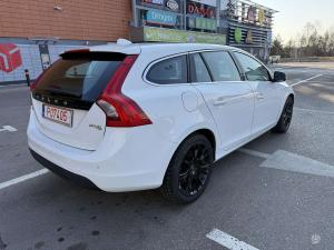 Balts Volvo V60 2012 Viļņa, ar dzinēja tilpumu 1.56 L un nobraukumu 328 tūkst. km par 3999 €, foto 6 vietnē AUTOMOTO.COM.LV
