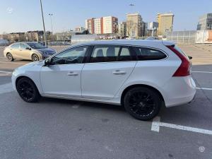 Balts Volvo V60 2012 Viļņa, ar dzinēja tilpumu 1.56 L un nobraukumu 328 tūkst. km par 3999 €, foto 9 vietnē AUTOMOTO.COM.LV