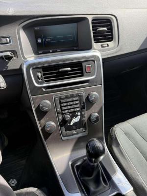 Balts Volvo V60 2012 Viļņa, ar dzinēja tilpumu 1.56 L un nobraukumu 328 tūkst. km par 3999 €, foto 16 vietnē AUTOMOTO.COM.LV